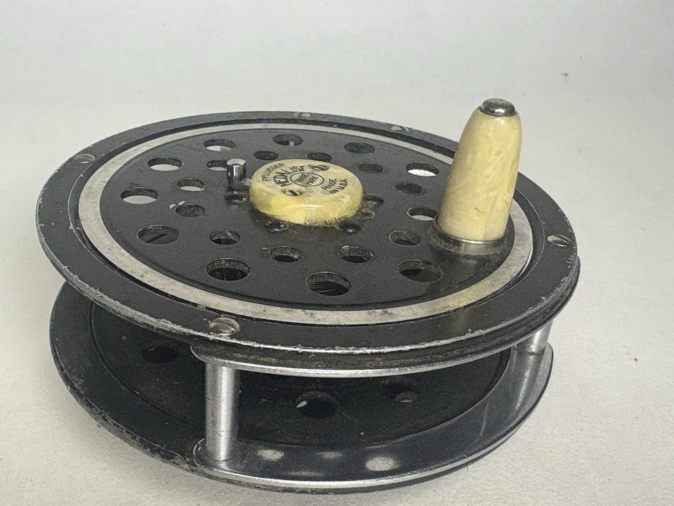Vintage Pflueger Medalist 1495 Fly Fishing Reel Freshwater Made in ...