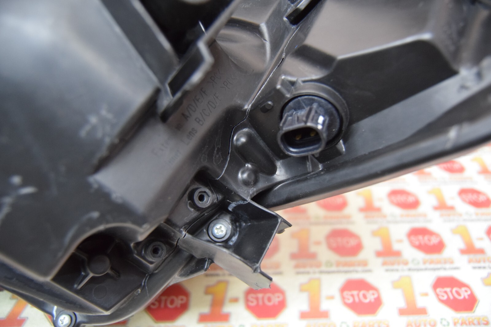 2017 - 2019 Toyota Corolla Sedan Right Side Headlight Assembly ...