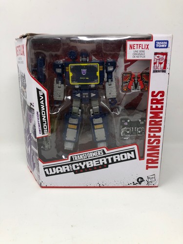 Transformers Netflix War for Cybertron Trilogy Voyager Class Soundwave ...