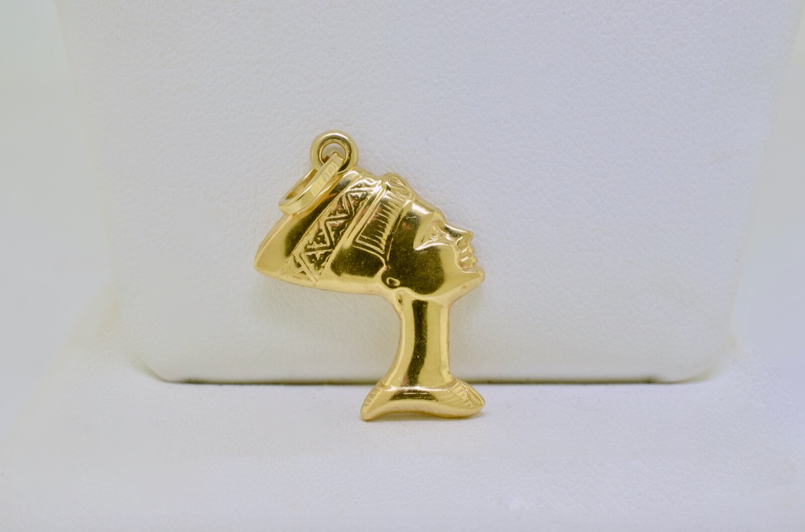 14k Solid Yellow Gold Egyptian Goddess Nefertiti Neck… - Gem