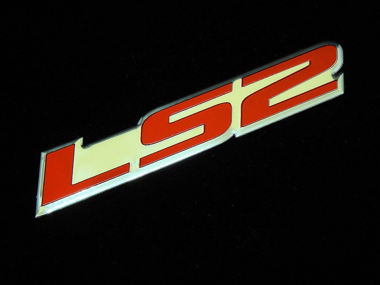 QTY 2 TRUNK FENDER HOOD INTERIOR EXTERIOR LS2 ENGINE EMBLEMS BADGE RED ...