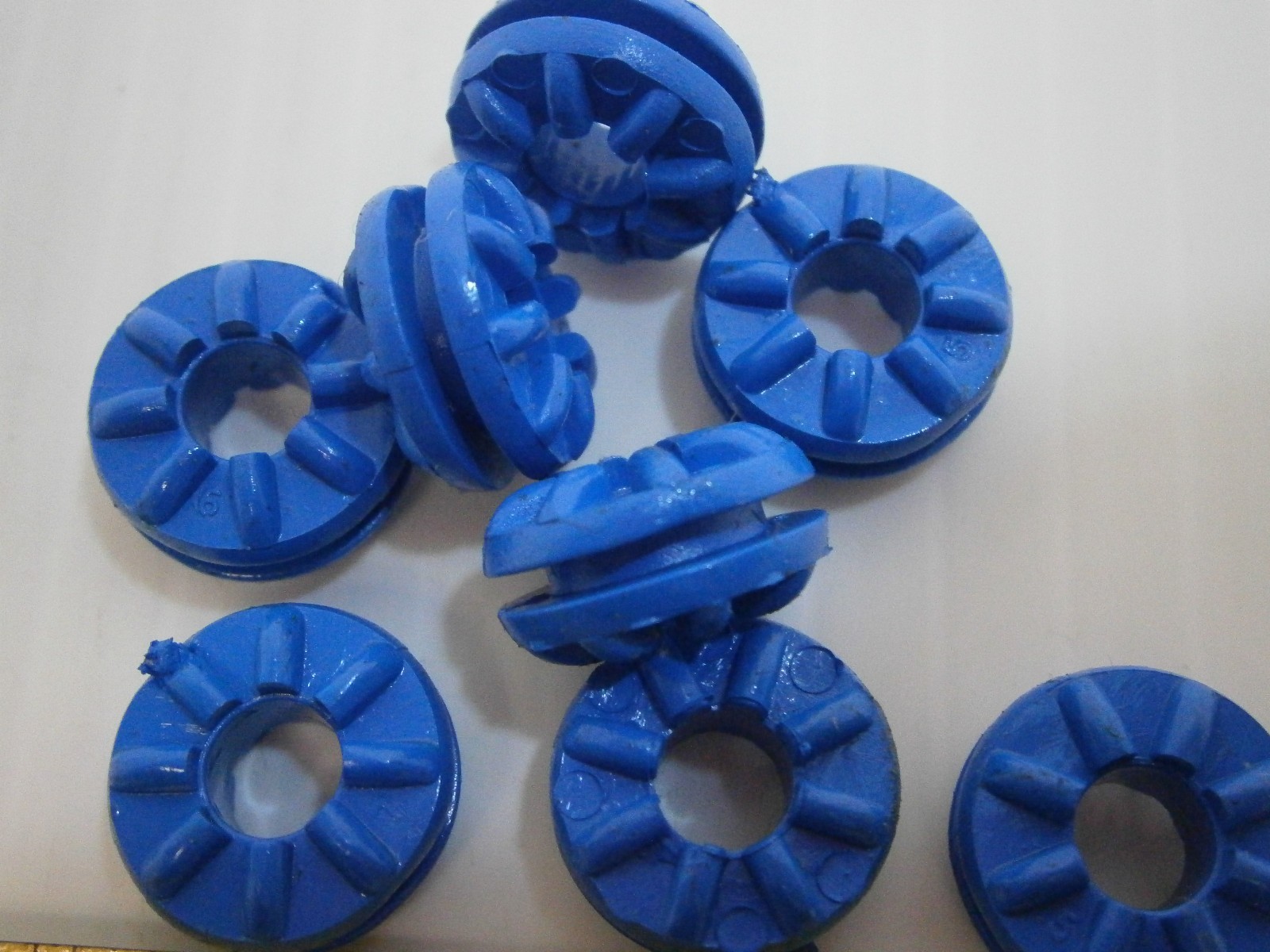 E.A.R G-401-1 IsoDamp Versadamp grommet rubber blue ribbed 9/16 L lot ...