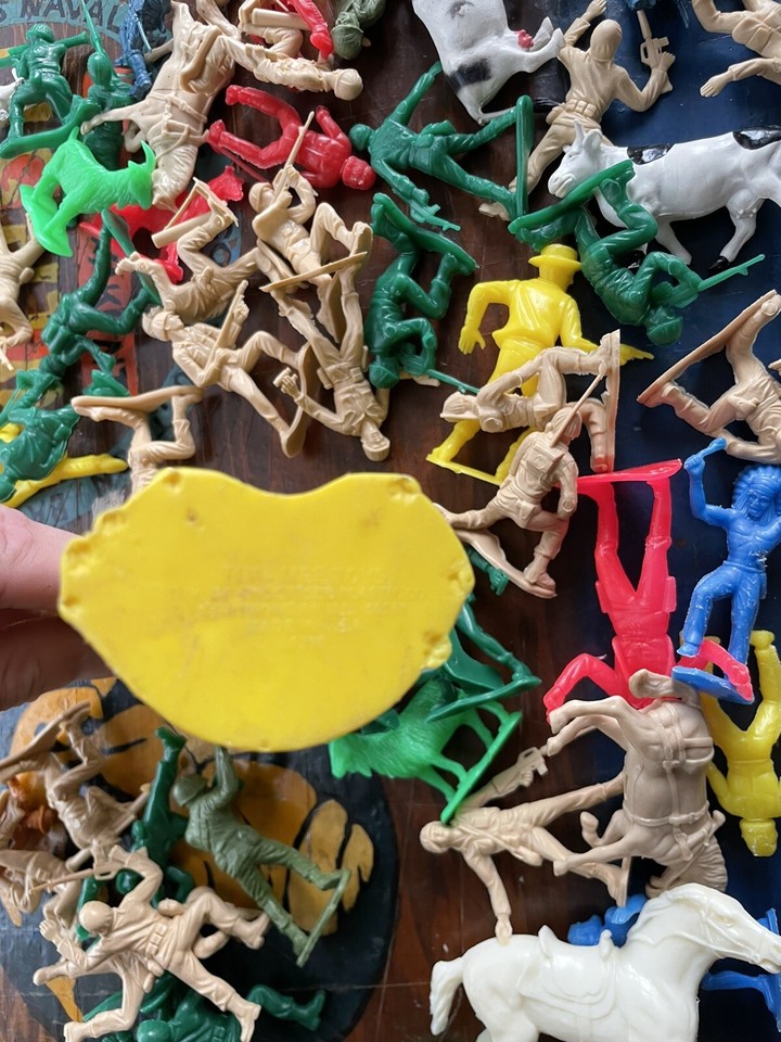 Lot Of US Army Men VINTAGE TOY SOLDIERS INDIANS ANIMALS Marx Hasbro | eBay