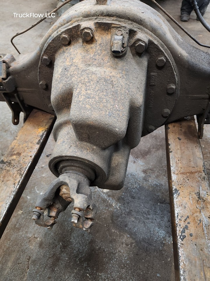 1999 Ford F550 Dana S135 Rear Axle 8 Lug 4:88 Ratio 14.24" ring gear 90k | eBay