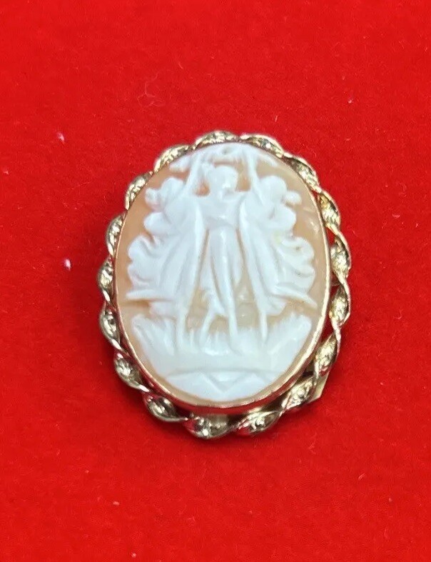 14k vermeil vintage Van Dell 3 figure cameo pendant b… - Gem