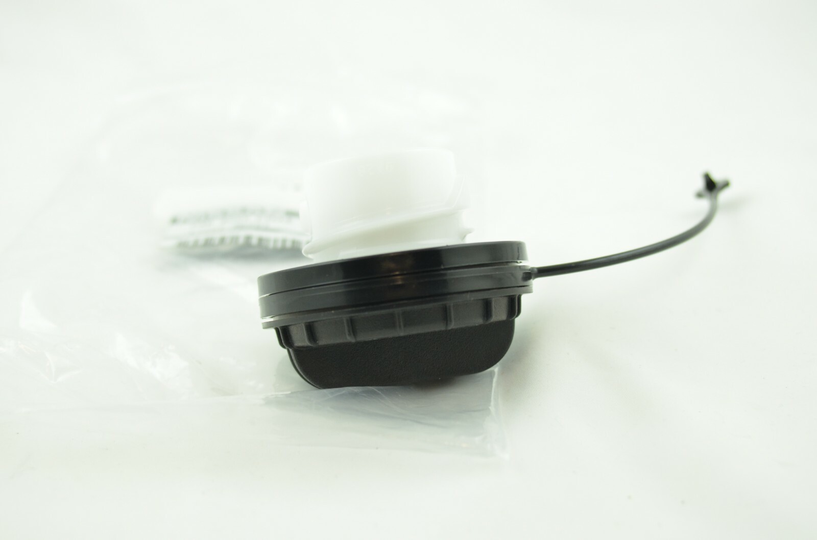 NEW Genuine OEM Nissan Armada/ Titan Gas Cap 17251-AR201/17251-ZV30A | eBay