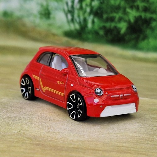 Hot Wheels Fiat 500e Diecast Model Car 1/64 (91) Excellent Condition | eBay