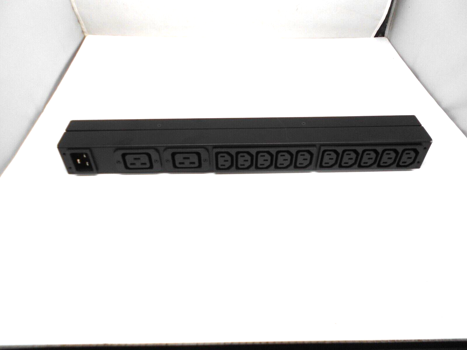 APC AP9559 Rack PDU Basic 1U 16A, 10xC13 & 2xC19 Power Strip Rack Power ...