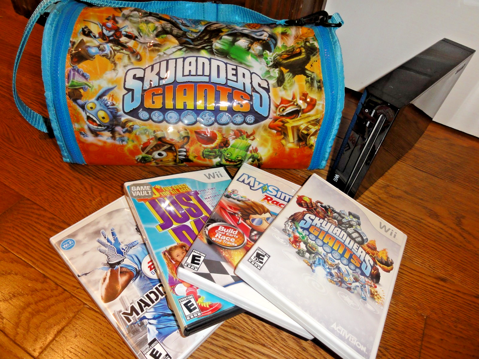 Nintendo Wii BLACK RVL-101 (USA) Console w/Controllers, Skylanders, Bag ...