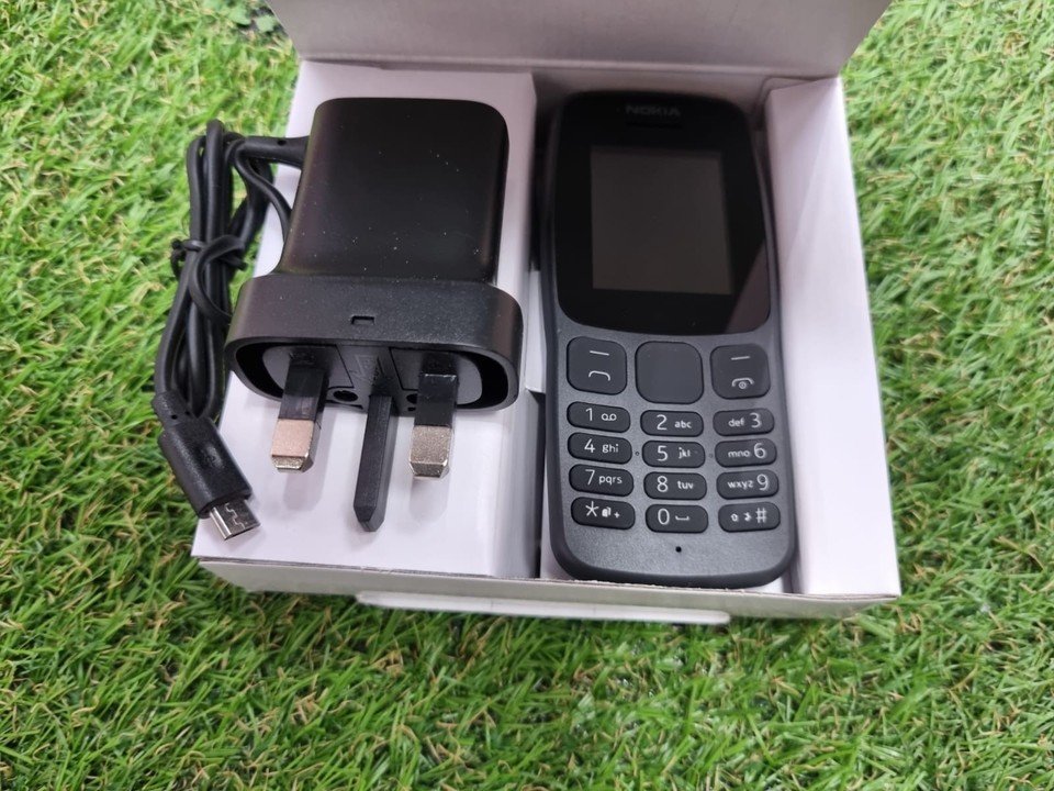 Nokia 106 Dual Sim 4G Brand New Black Unlocked + £10 EE Top-Up Big ...