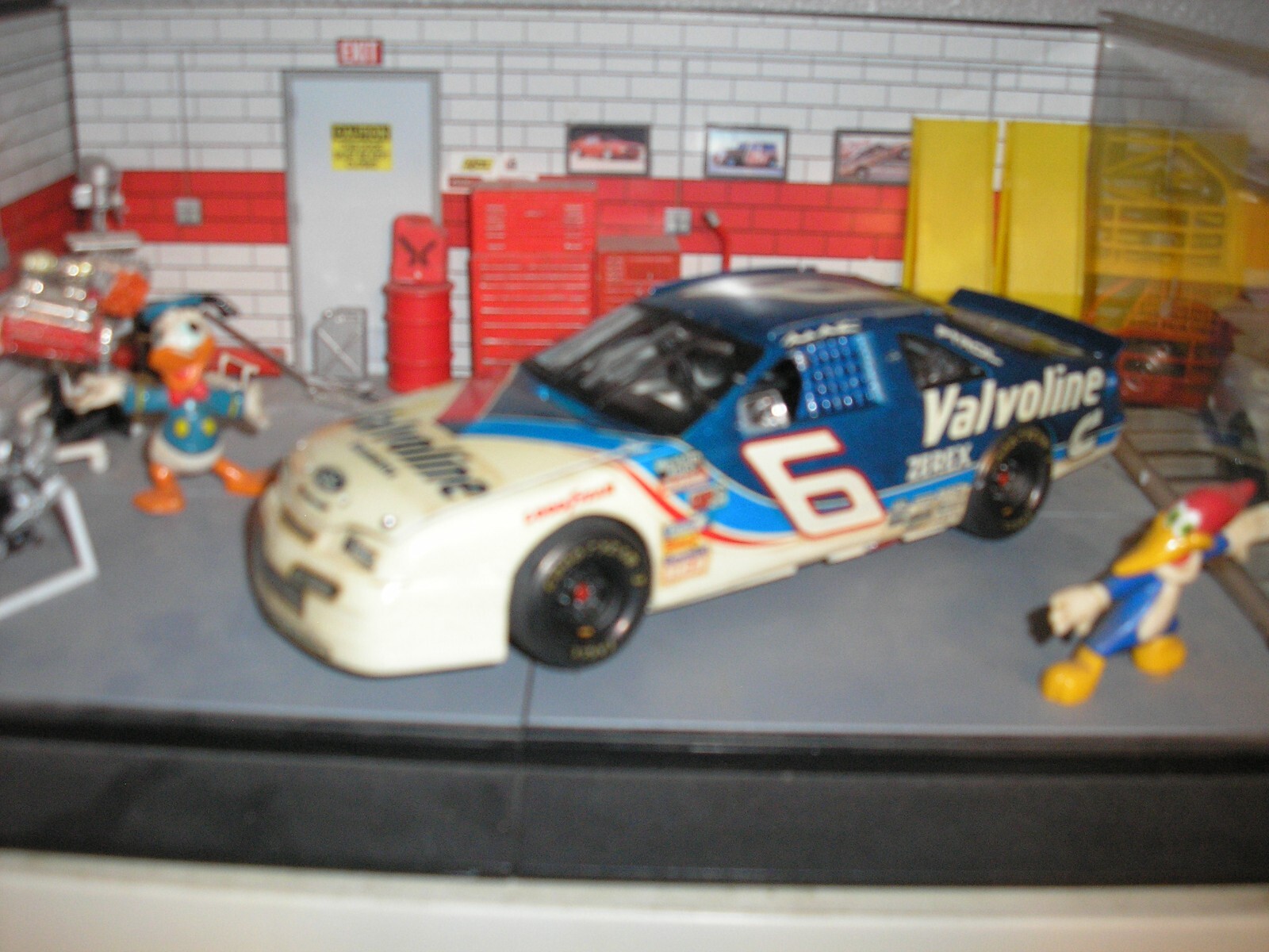 Vintage Adult Built 1/24 Nascar #6 Mark Martin Valvoline Zerex Ford ...