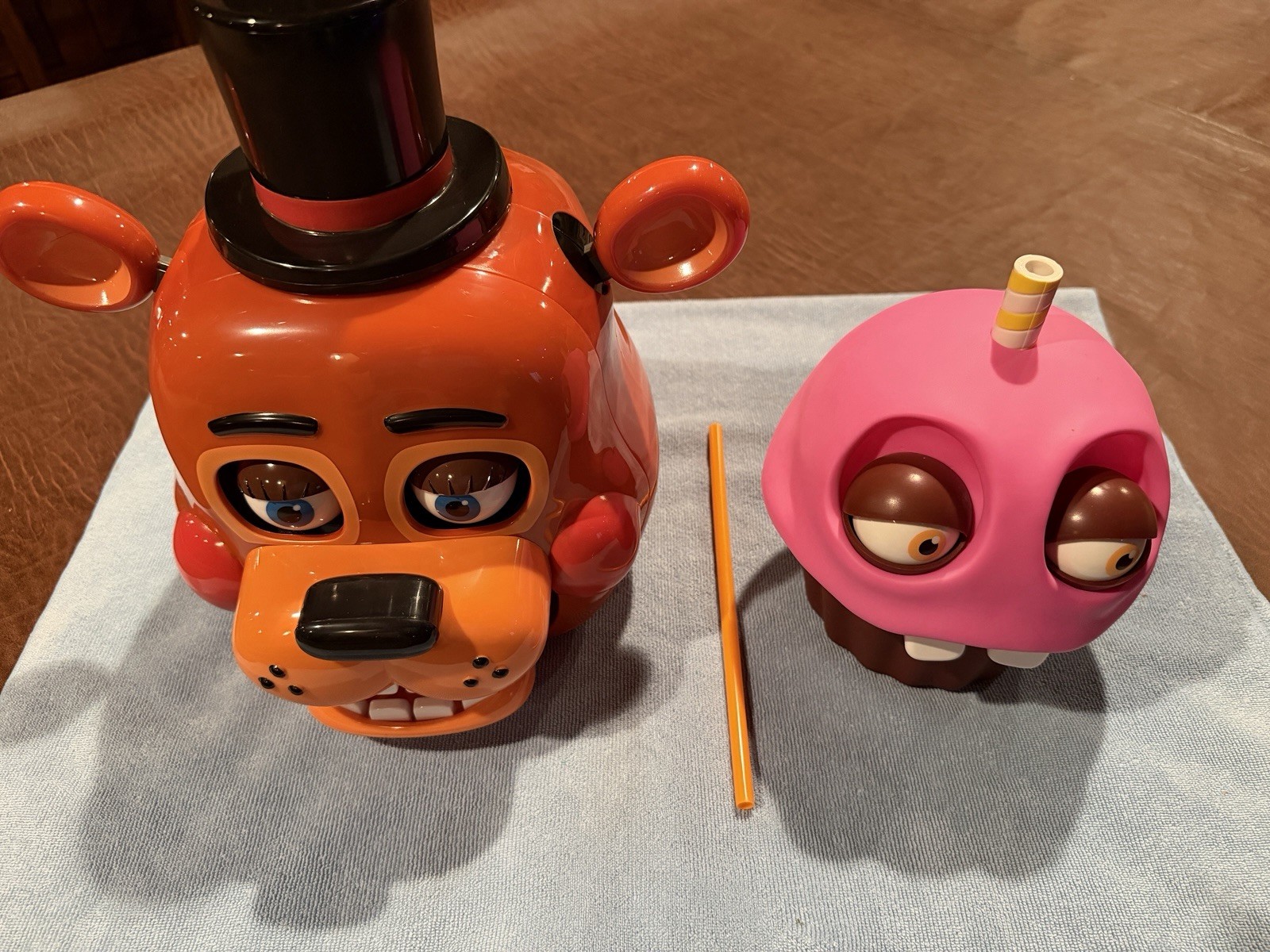 Купить AMC Five Nights At Freddys 2 Freddy Fazbear Popcorn Bucket ...