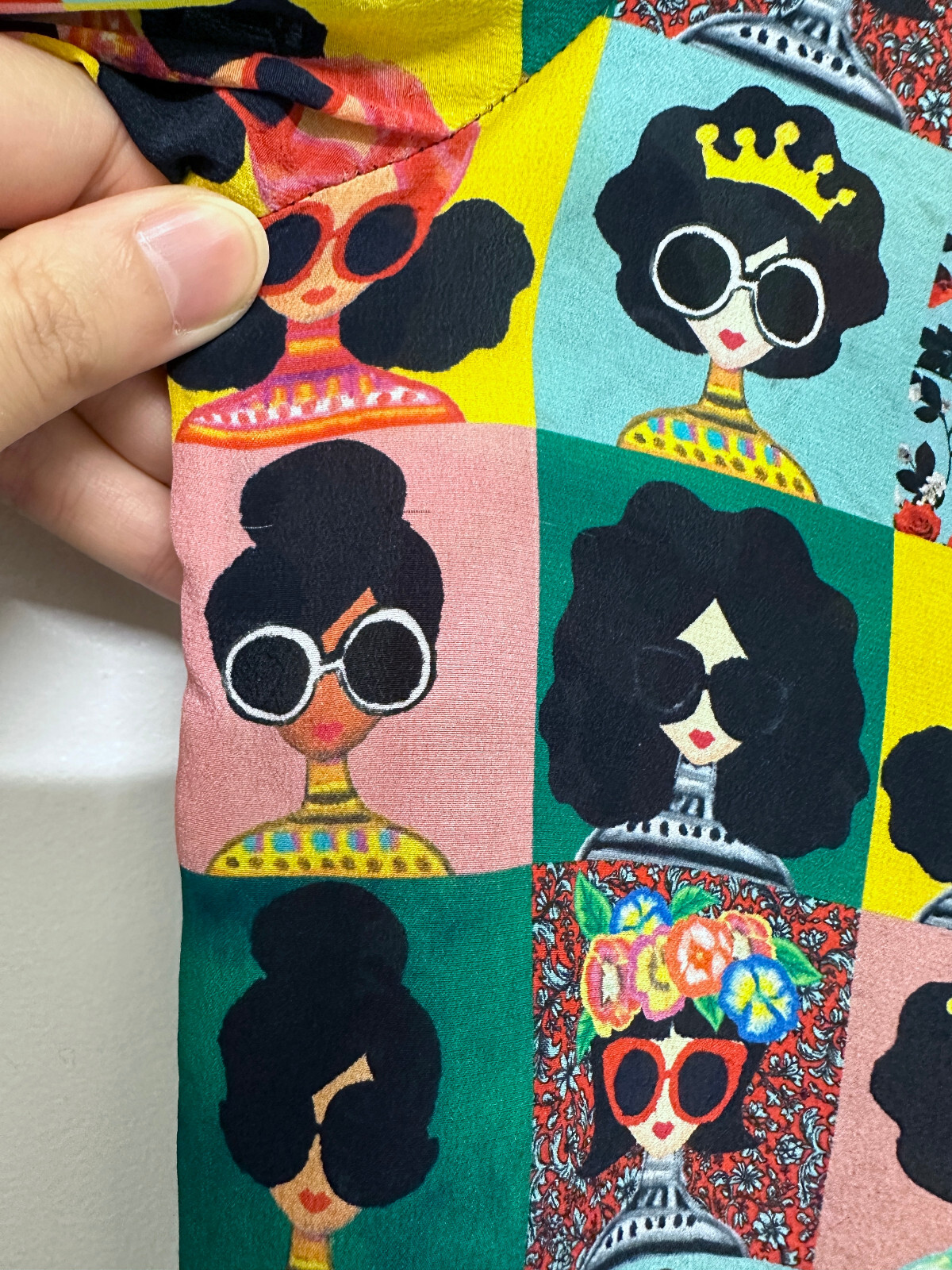 Alice + Olivia Willa Stace Face Squad Photo Booth Shi… - Gem