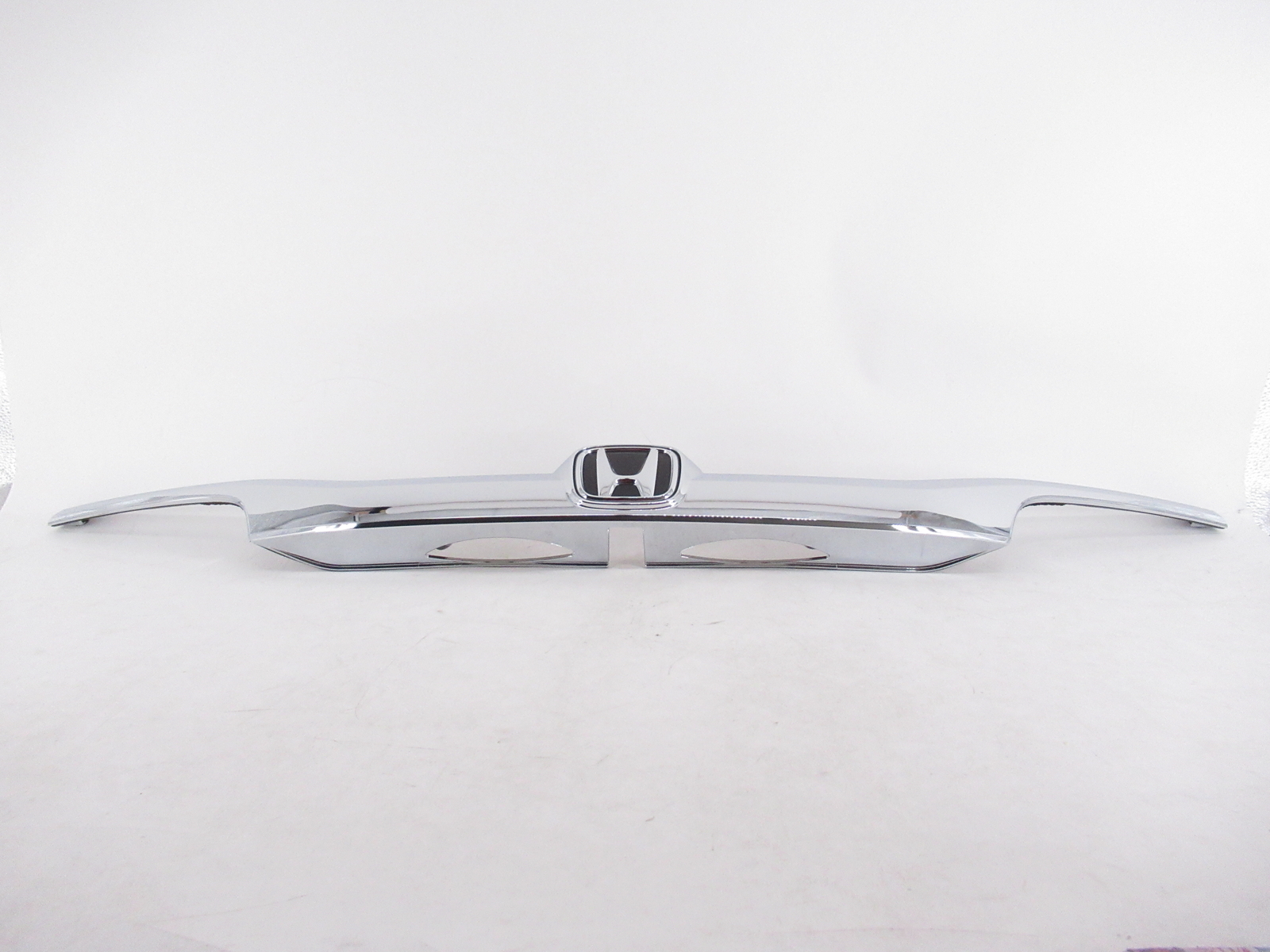 Genuine OEM Honda 74890-T1W-A51 Rear License Garnish Trim 2015-2016 CR ...