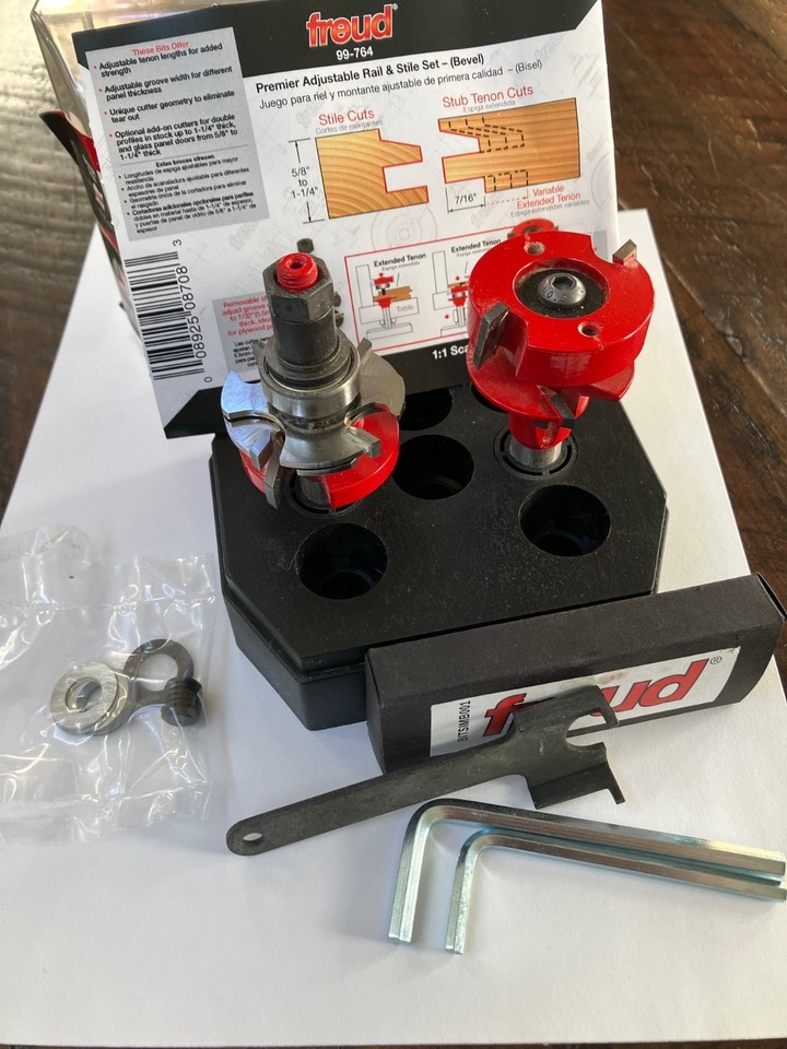 Freud item #99-764, 2 bit rail and stile bevel set, complete with box ...