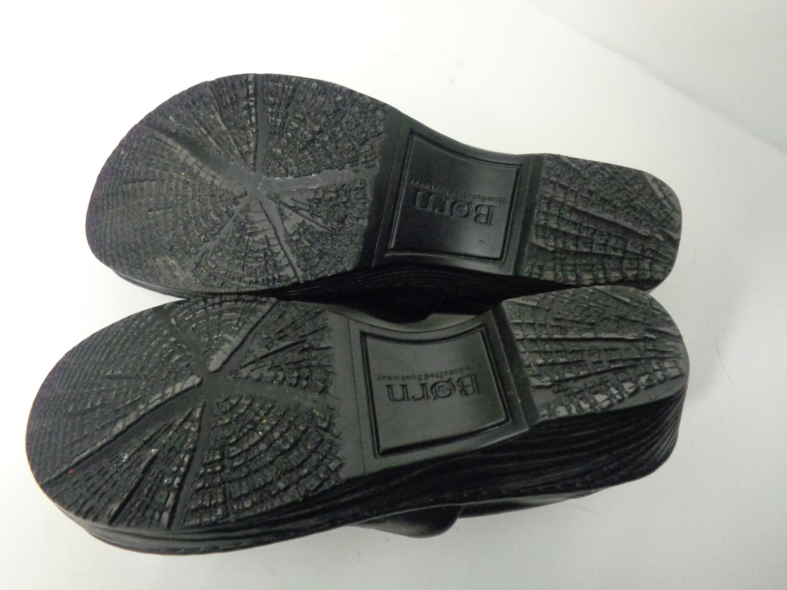 BORN US 8M EUR 39 Black Leather Brass Tacks Closed Heel Platform Clog ...