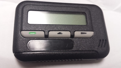 MOTOROLA MEMO EXPRESS VHF ALPHANUMERIC PAGER WITH NEW HOLSTER.....GREAT ...