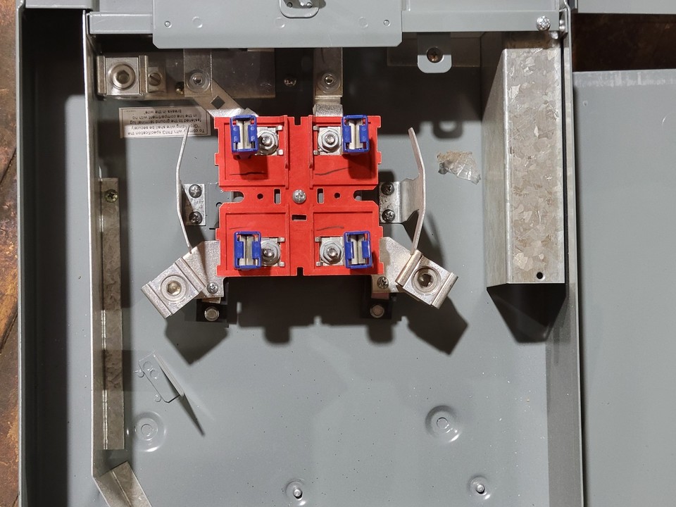 Square D RC816F200C Outdoor Main Breaker Meter Combo Ringless 200A 8 ...