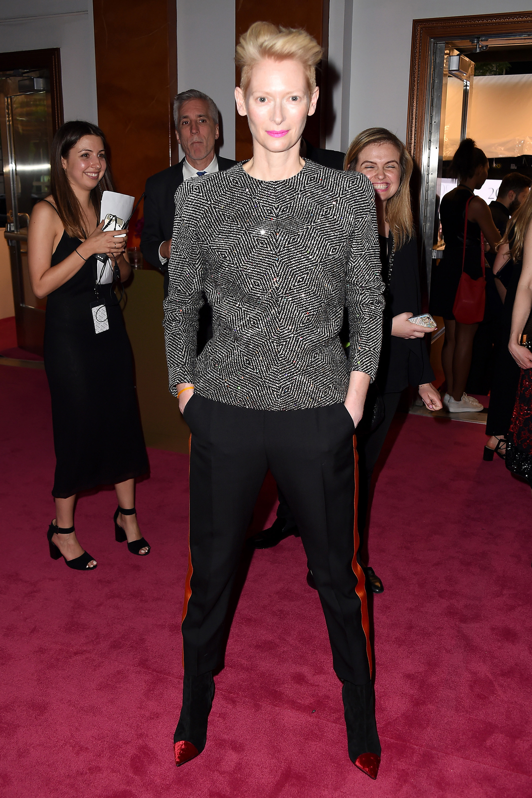 Tilda Swinton With Legs Open 8x10 Picture Celebrity Print | eBay