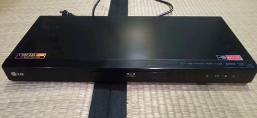 LG Network Blu-Ray/DVD Player BD550 1080P HD **With Remote + Cords** | eBay