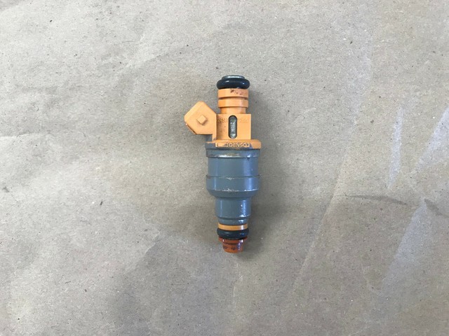 1987-93 Ford Mustang Fuel Injectors 19 Lbs Yellow Top Injector V8 302 ...