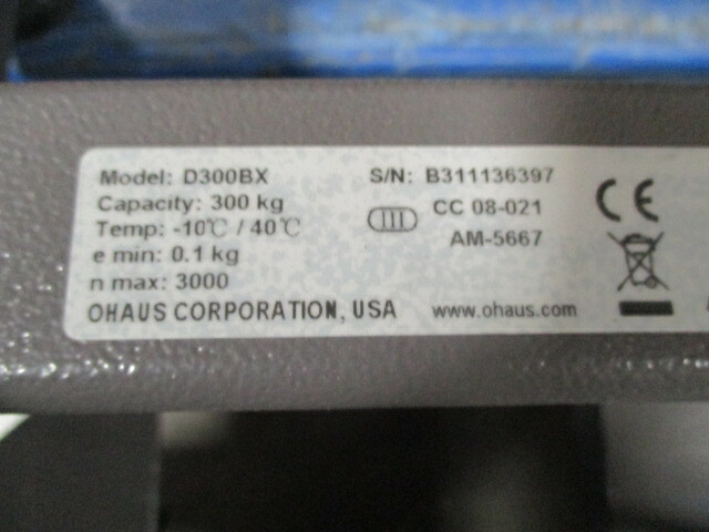 Ohaus Defender 3000 Scale, D31P300BX, T31P Indicator, D300BX Base ...