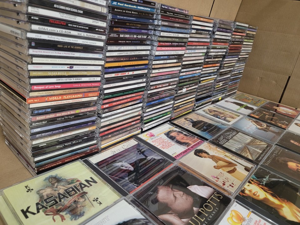Lot of 50 Assorted CDs MIX ALL Genres Artwork+Case RANDOM BUNDLE ...