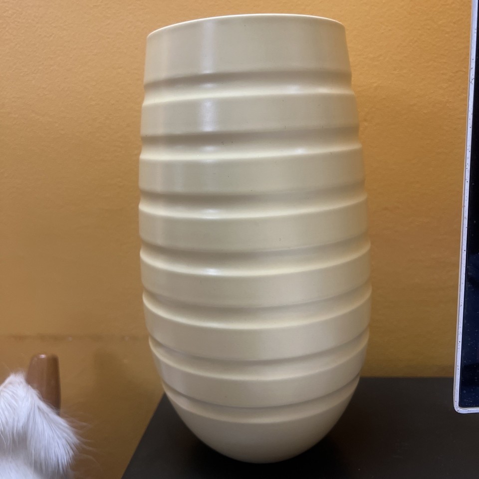 Keith Murray for Wedgwood - Pale Yellow/ Straw Ribbed Vase 23cm | eBay UK