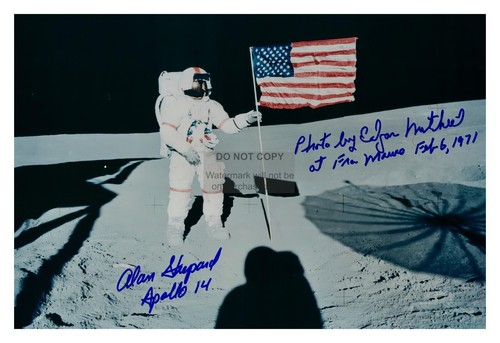 ALAN SHEPARD & EDGAR MITCHELL HOLDING FLAG AUTOGRAPHED 4X6 PHOTOGRAPH ...