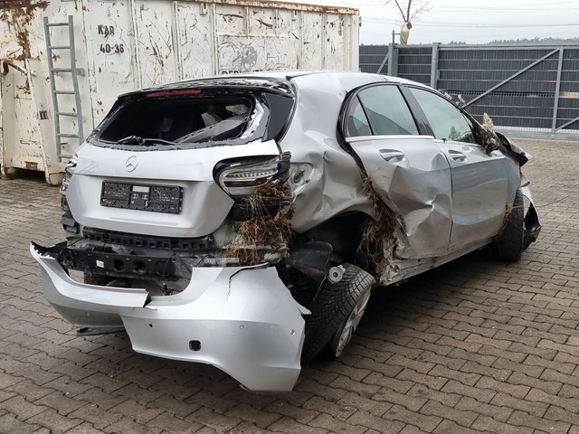 A2047661325 türzylinder vorne links mercedes-benz clase a 2140523 ...