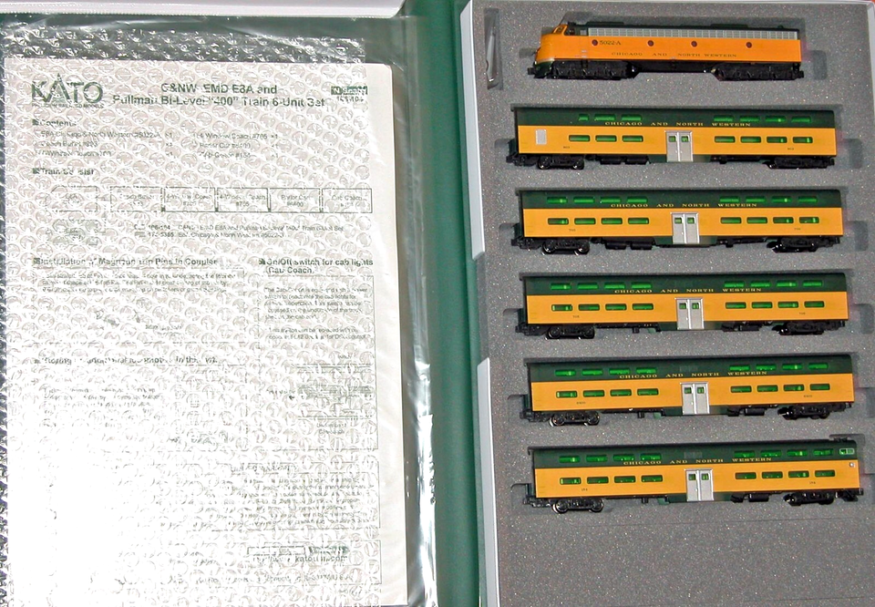 N KATO 106-104 CHICAGO & NORTH WESTERN CNW E8A & BI-LEVEL "400" TRAIN 6 ...