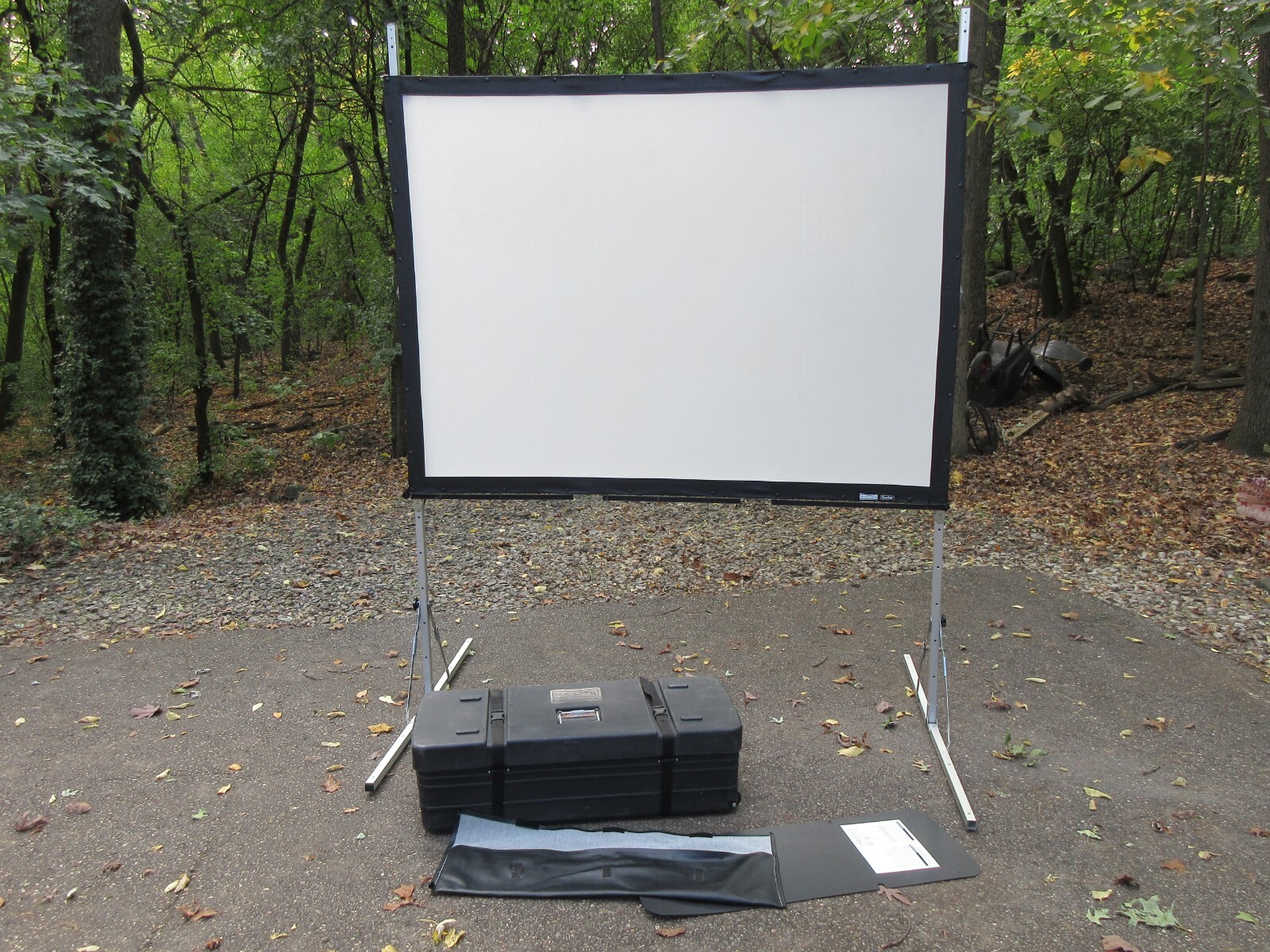 Da-Lite Fast-Fold Frame, Projection Screen, 105" diagonal 5'x7', 63"x84 ...