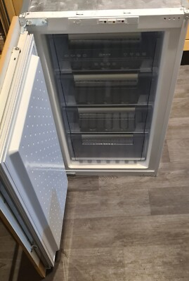 NEFF UNDER COUNTER INTEGRATED FREEZER - MODEL NO. G1524X7GB/06 (parts ...