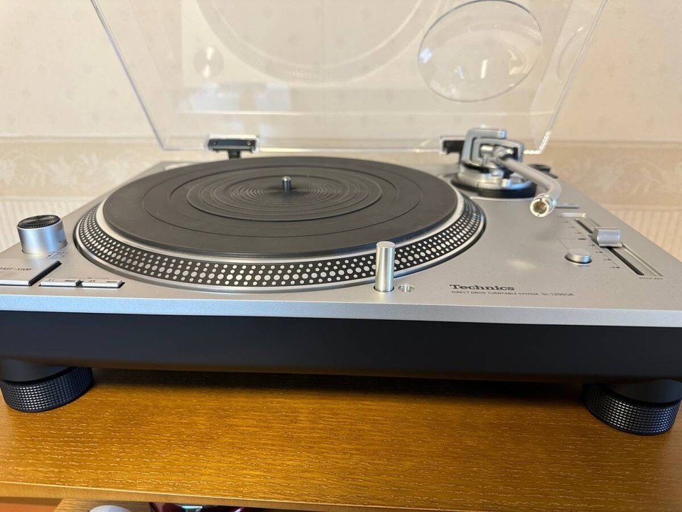 Technics SL-1200GR Silver Direct Drive Turntable System Record Player ...