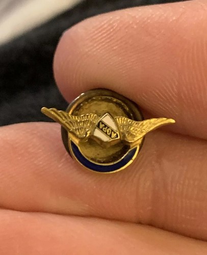 Vintage AOPA Pilots Small Gold Tone Enamel Lapel Pin (GW2) | eBay