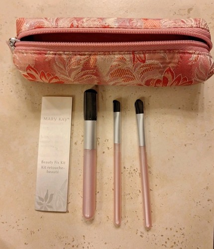 New Mary Kay Beauty Fix Kit ~ Three Brushes in a Pink Floral Bag ...