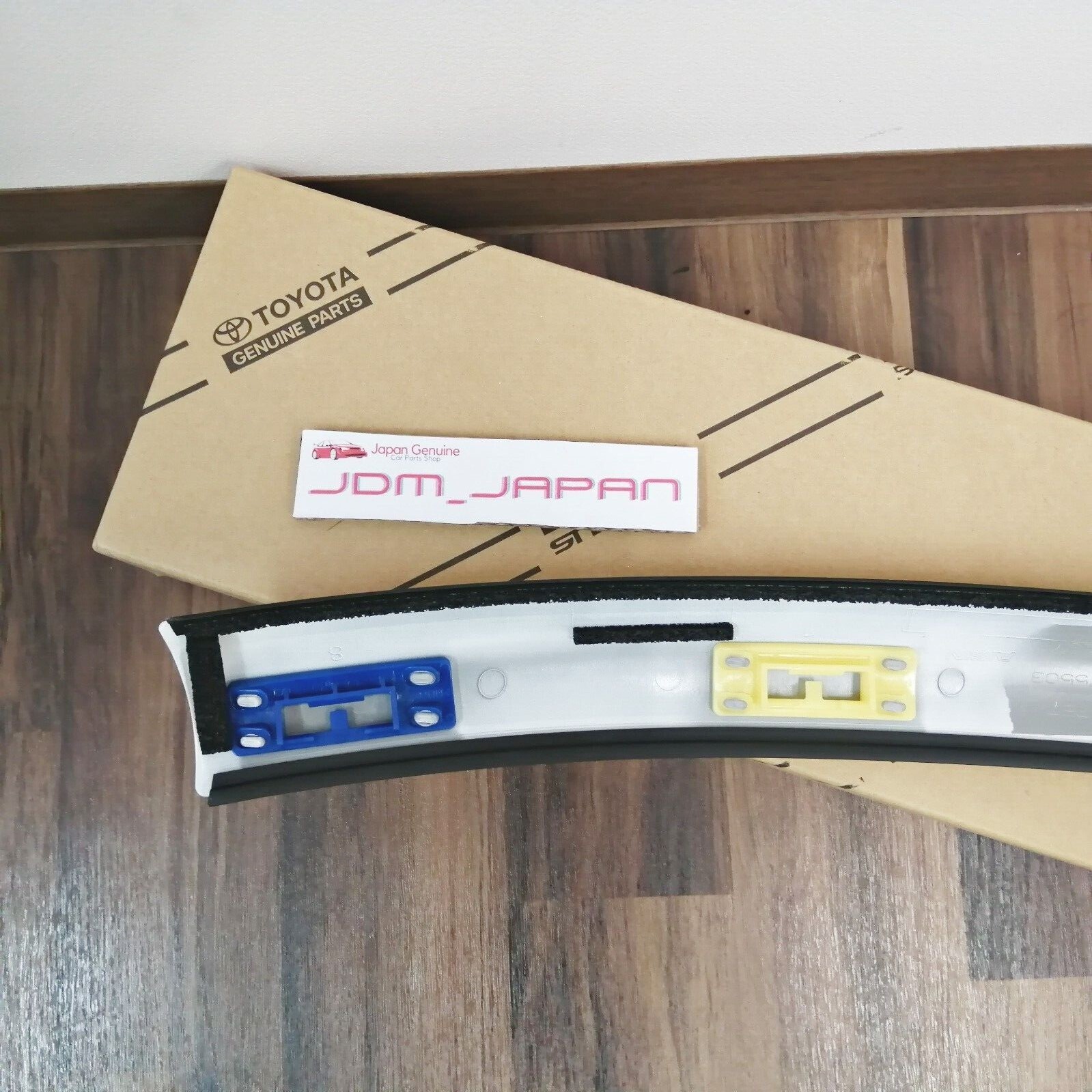 Toyota 75503-35061-A0 Genuine FJ Cruiser 07-14 Outside Upper Windshield ...