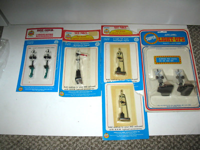 5 NEW HO PKGS OF HO SIGNALS. AHM, LIFE LIKE: CROSSINGS, SEARCHLIGHTS ...