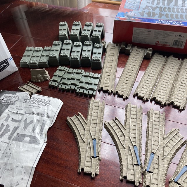 Thomas The Train Trackmaster Deluxe Track Pack Edible Variety Y3336 for ...