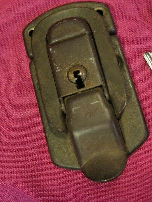 2 Case Latch Lock Keys ONLY Fits many Martin & other guitars Excelsior ...