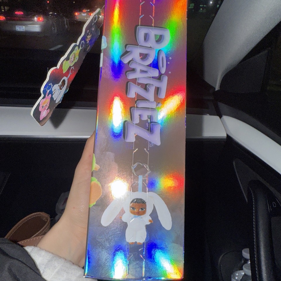 Bratz Bratziez Iconz Series Plush Blind Box with Charm Clip and ...