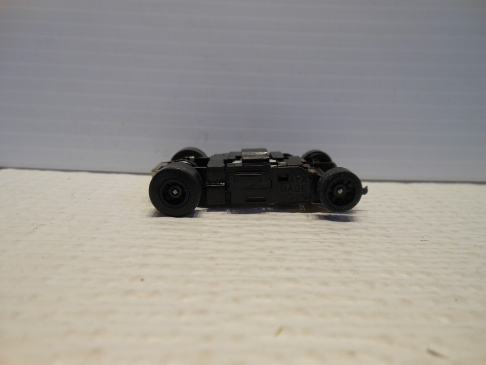 AFX SUPER G-PLUS SLOT CAR CHASSIS BODY CLIP BLACK RIMS REAR END ...