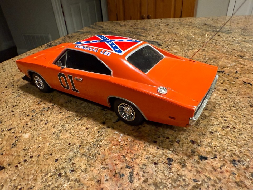 2005 Dukes of Hazzard General Lee RC Car 1/18 Malibu No Remote Untested ...