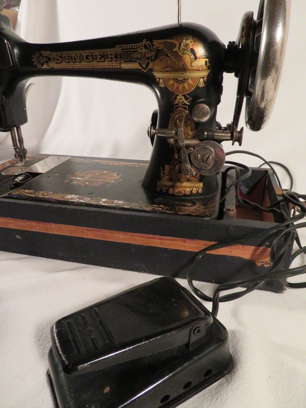 Antique 1894 Singer Sewing Machine #11927344 ~ Carrying Case & Motor ...