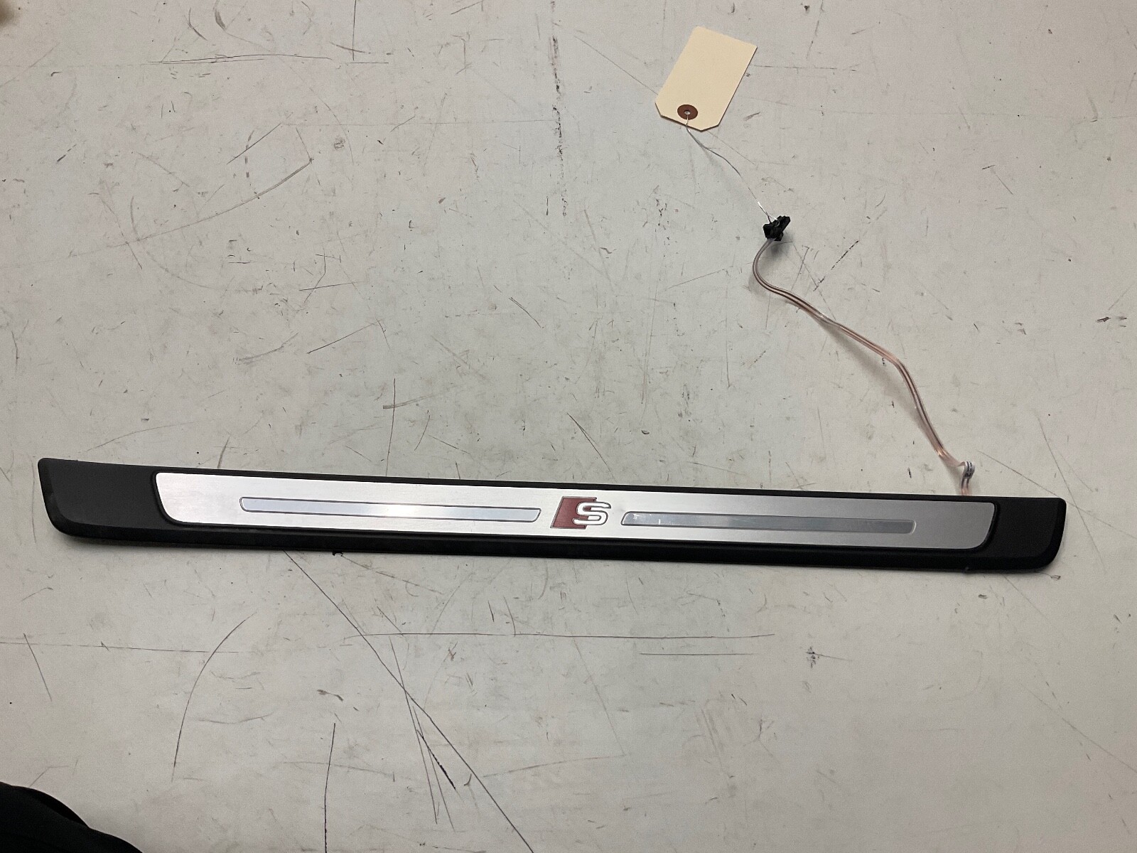 2018 Audi S4 Front Right Passenger Side Door Sill Trim Oem 8W0947418A ...