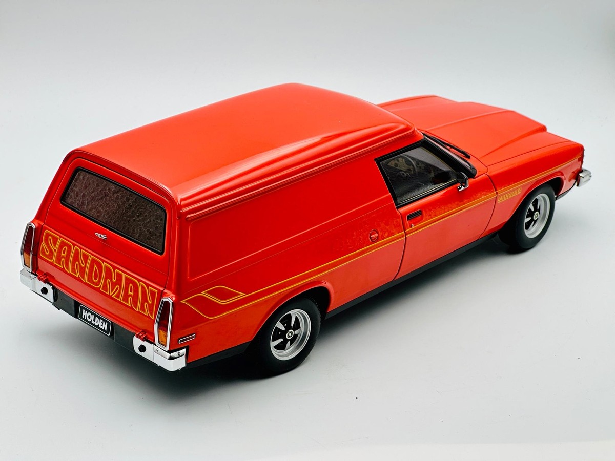 Holden Sandman Van 1:24 Scale Holden HJ Sandman Panelvan Model Kit