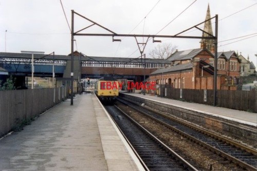 PHOTO 1989 GUIDE BRIDGE RAILWAY STATION A STALYBRIDGE-STOCKPORT SHUTTLE ...