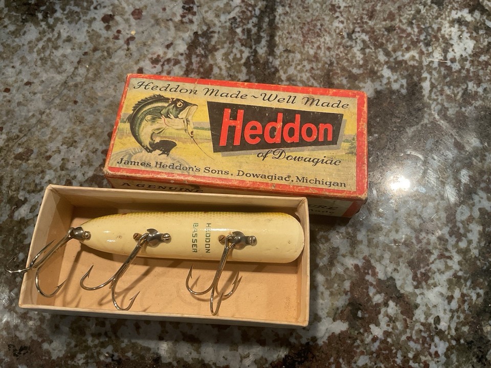 Vintage Heddon Basser Minnow Fishing Lure Antique Tackle Box Bait Bass ...