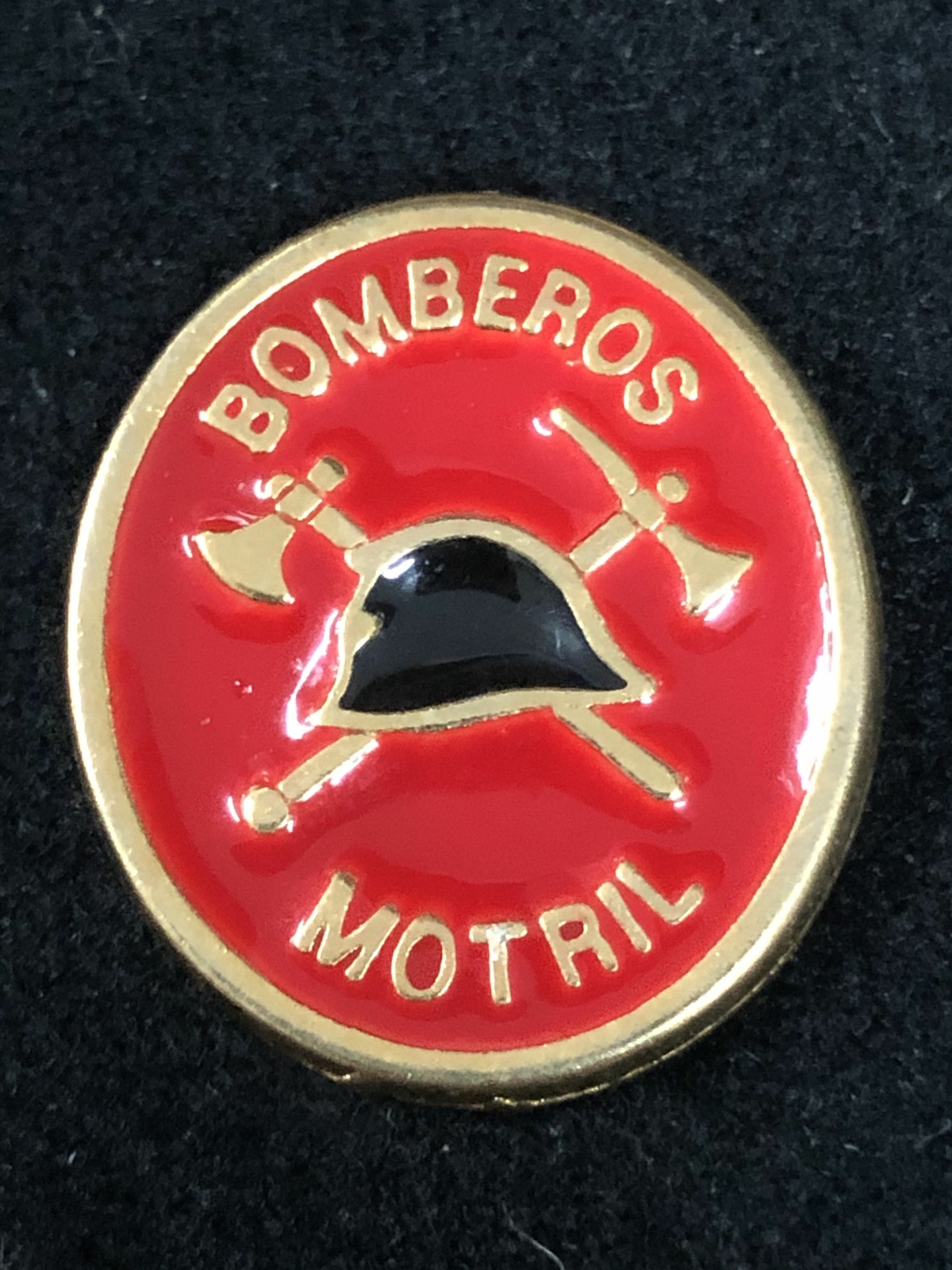 PIN FIREMANS MOTRIL BOMBEROS RED SHIELD BADGE | eBay
