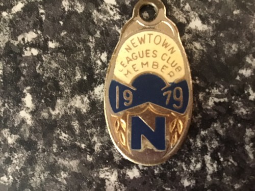 1979 Newtown Jets Rugby Leagues Club Membership Badge, NSWRL, NRL | eBay